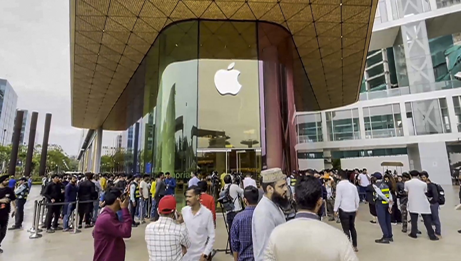 Apple Plans to Boost Production in India Fivefold to $40 Billion Over ...