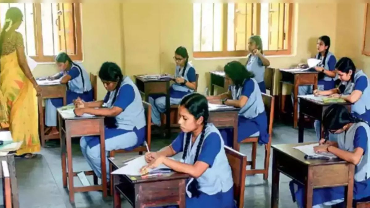 Delhi Police Launches 'Nayi Disha' to Reintegrate School Dropouts